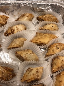 A Sephardic Shabbat, Delicious Desserts and a Story……. | BendichasManos.com